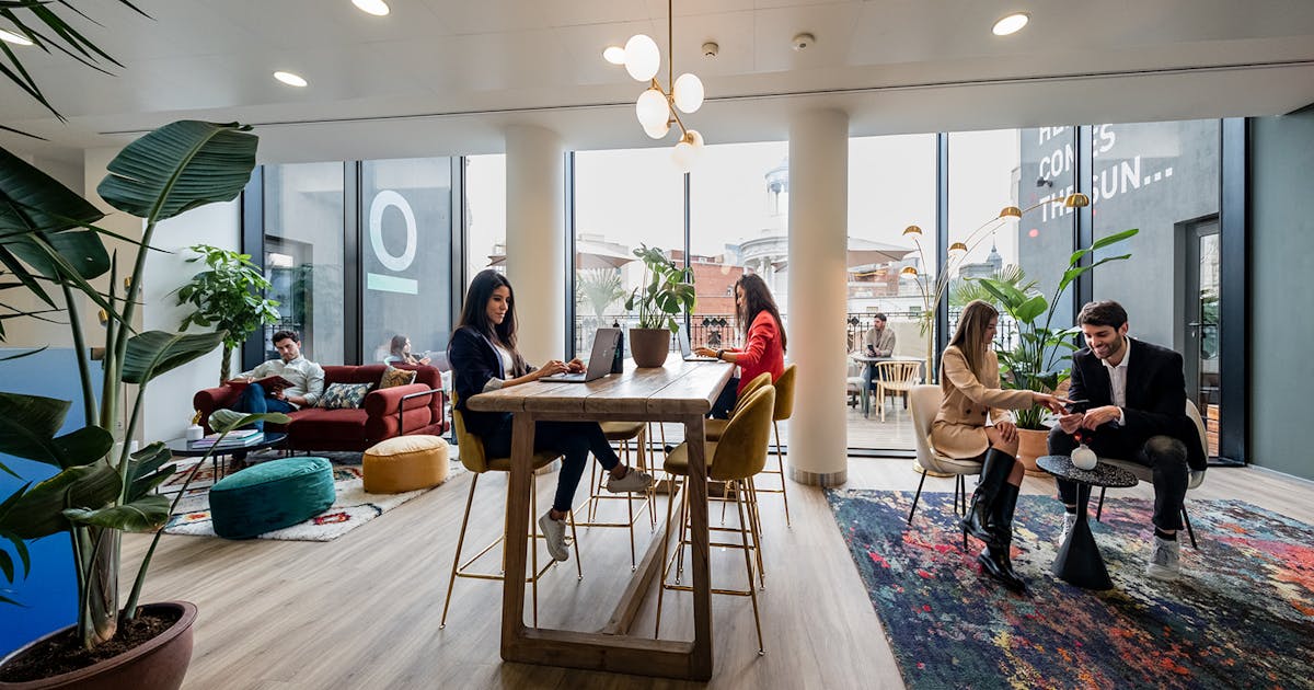 Monday - Cibeles | Book your workspace with Hubble On-Demand